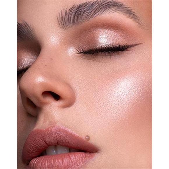 Makeup | Silky Soft Texture For A Subtle Glow Highlighter | Poshmark